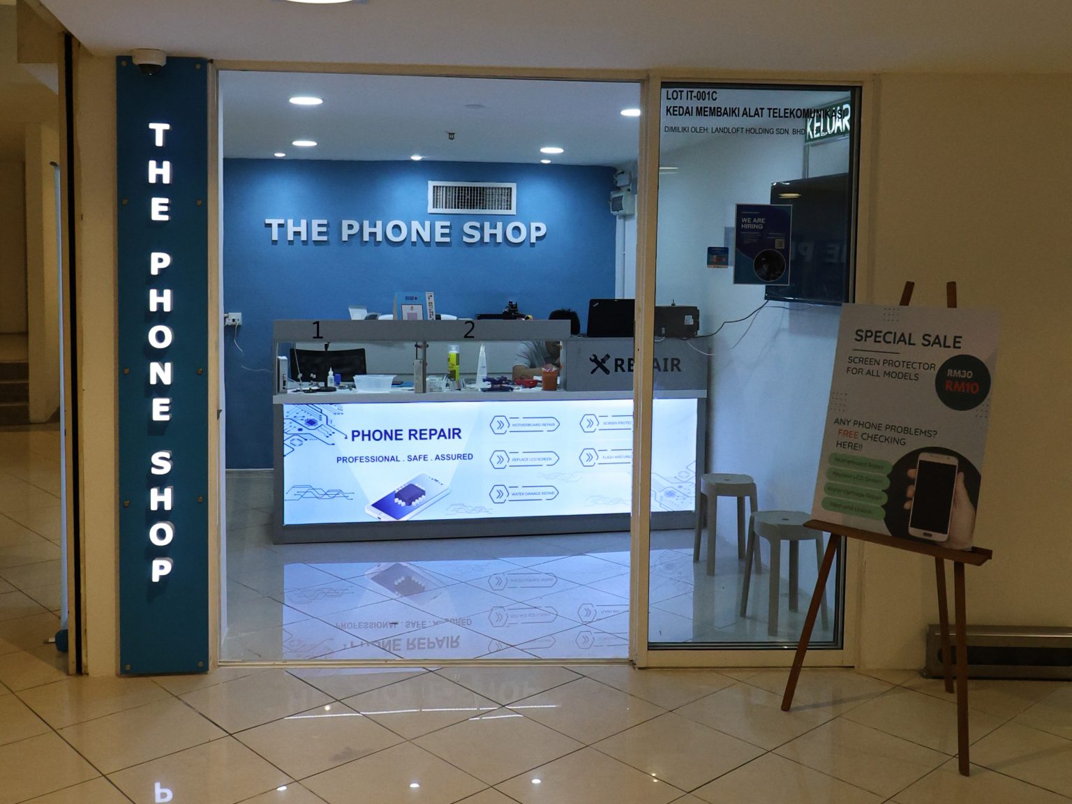 The Phone Shop – the Curve Shopping Mall