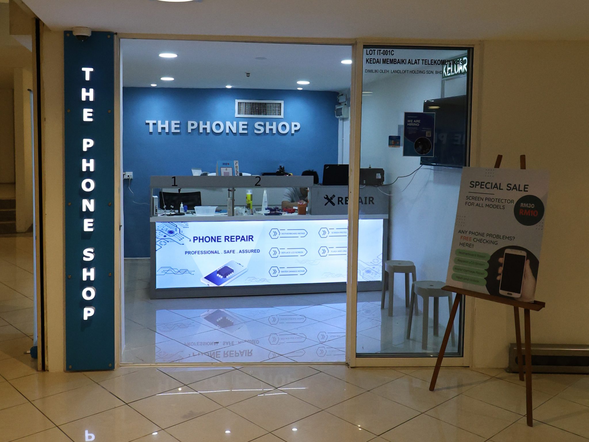 The Phone Shop – the Curve Shopping Mall