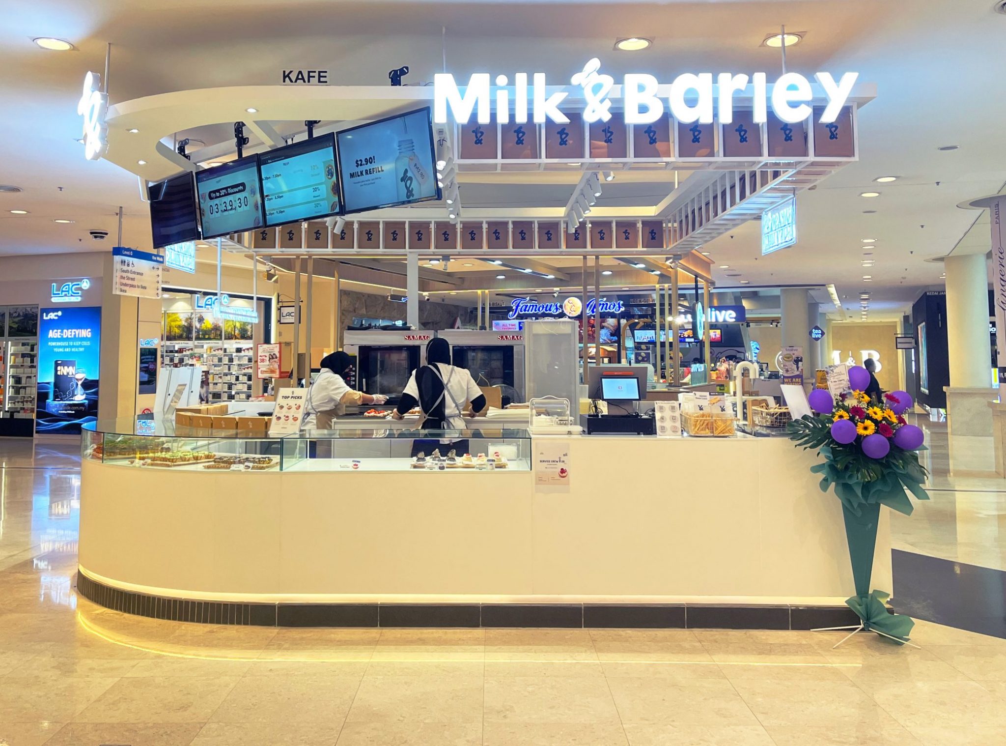 Food & Beverages – the Curve Shopping Mall