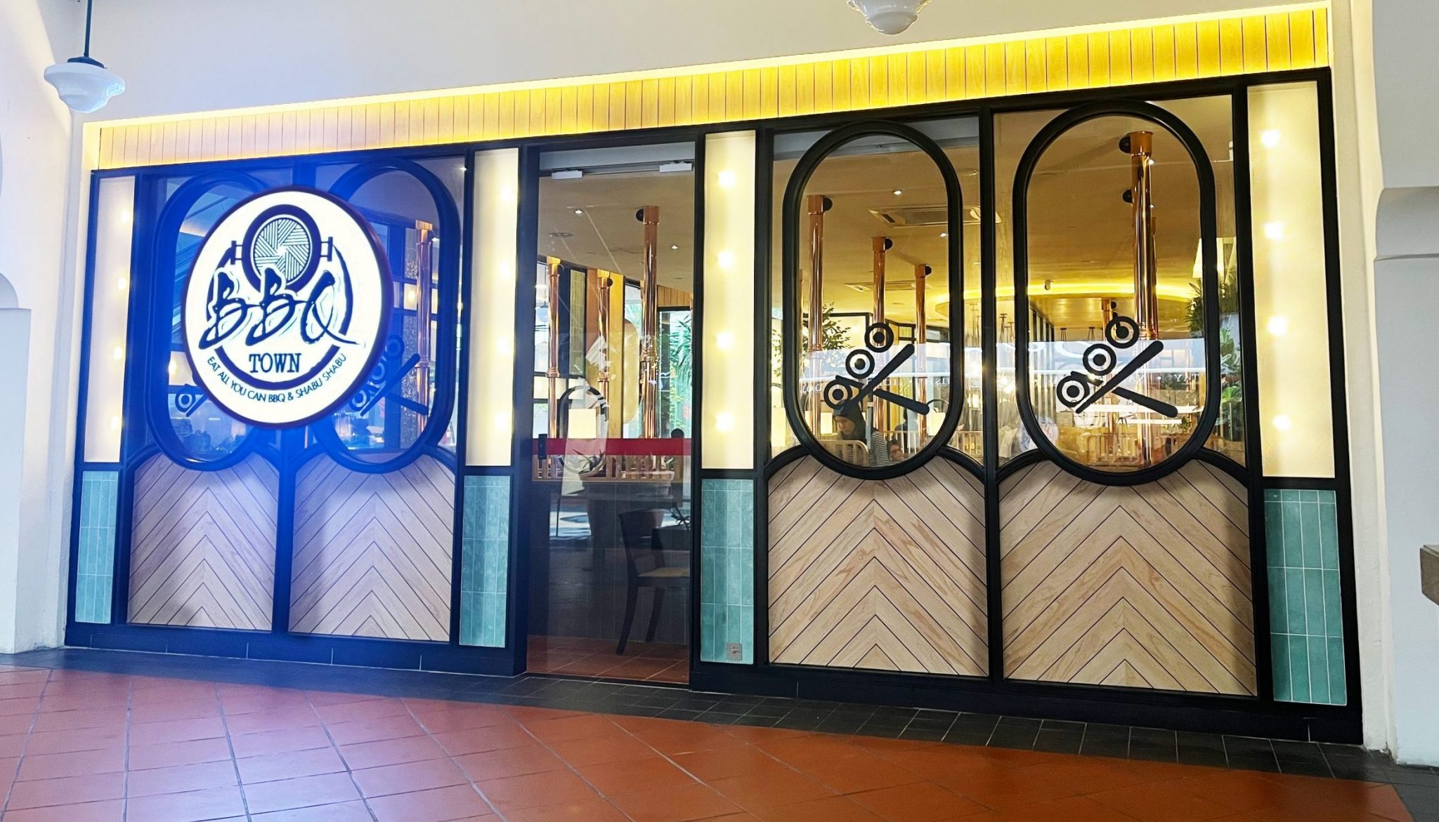 Food & Beverages – the Curve Shopping Mall