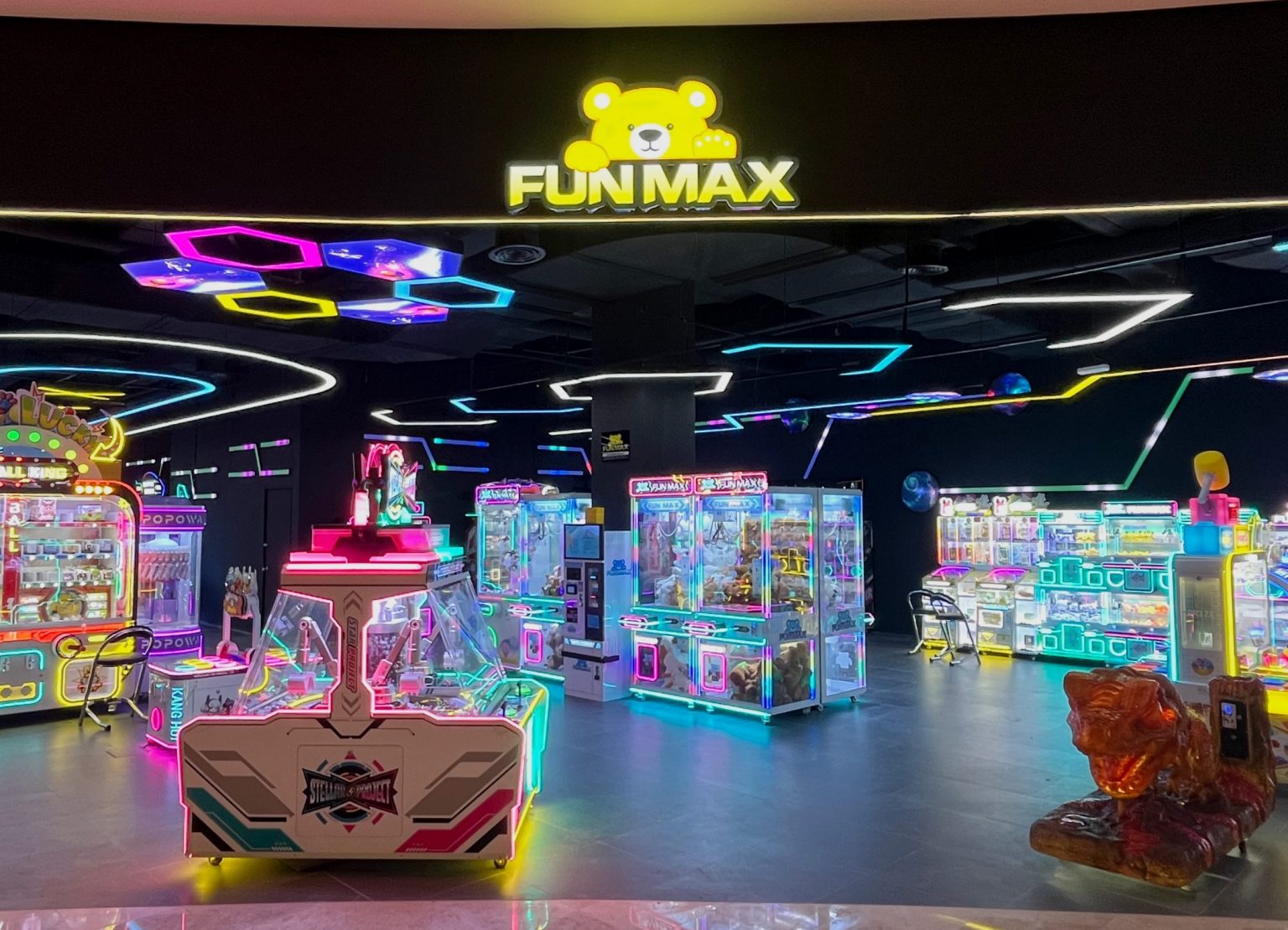 Funmax – the Curve Shopping Mall