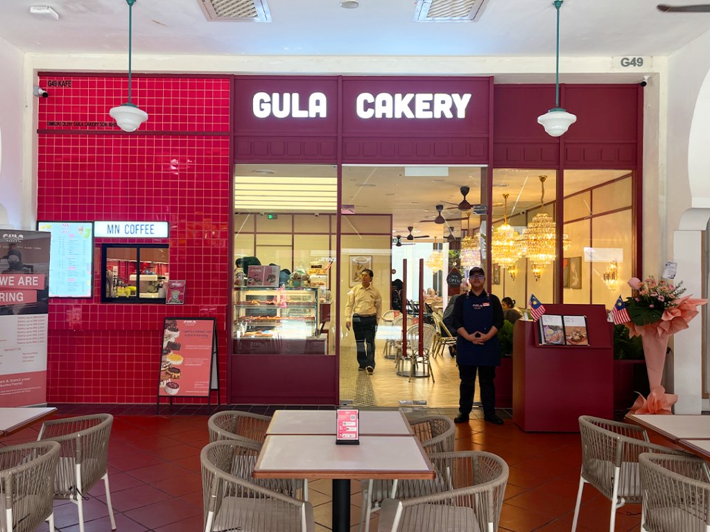 Food & Beverages – the Curve Shopping Mall